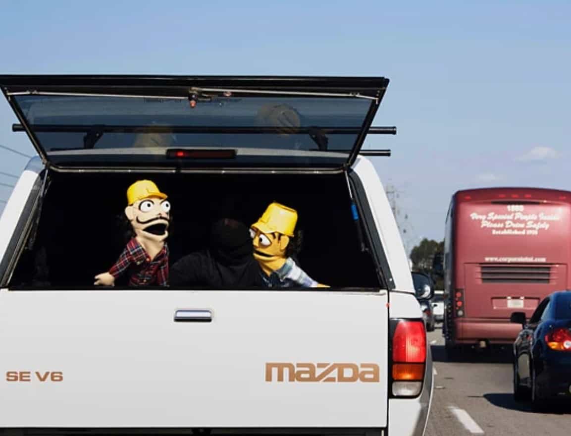 Rush Hour Puppet Show: A Delightful Traffic Distraction!